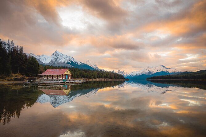 Wildlife Wild Skies: Jasper Planetarium Combo - Key Points