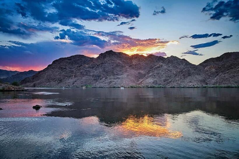 Willow Beach: Emerald Cave Sunset Tour w/ Campfire & Dinner - Introduction