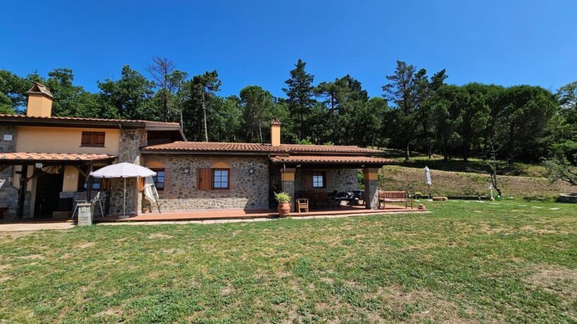 Win near Florence lunch or dinner in a traditional Tuscan farmhouse - Key Points
