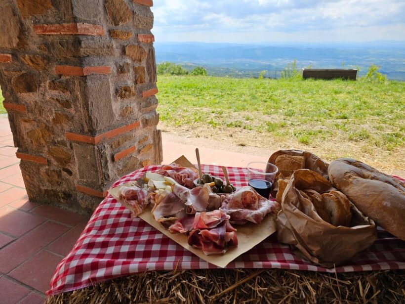 Win near Florence lunch or dinner in a traditional Tuscan farmhouse - The Experience in Detail
