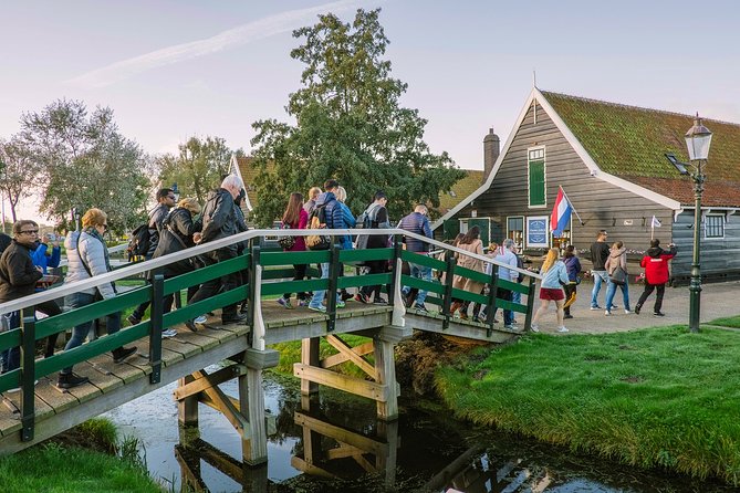 Windmill Tour From Amsterdam, Including Volendam & Marken - Exploring Zaanse Schans