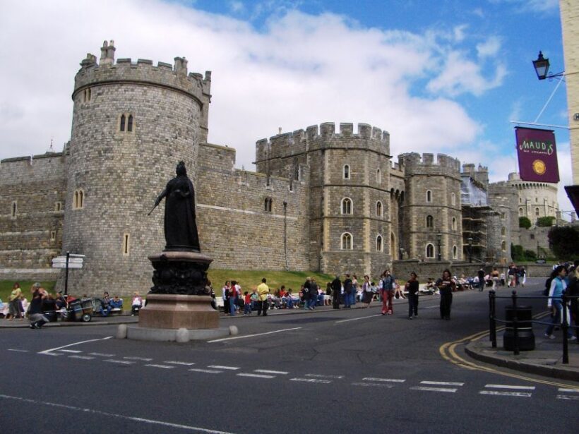 Windsor Castle Hampton Court palace Private Tour with Ticket - A Hands-On Look at the Windsor Castle & Hampton Court Palace Private Tour