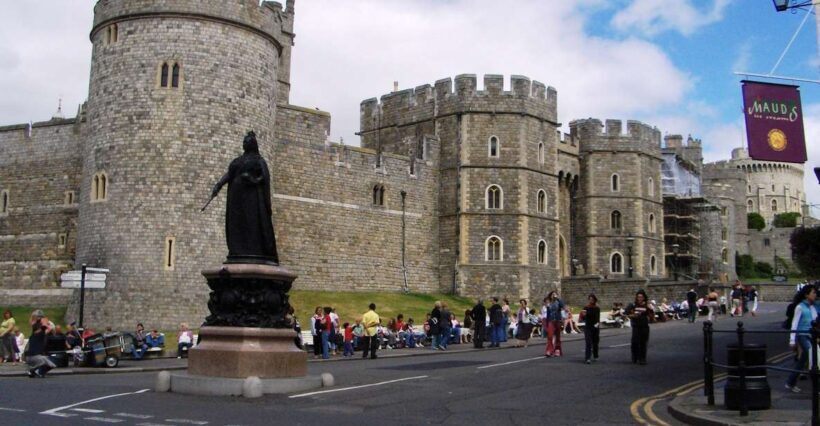 Windsor Castle Hampton Court palace Private Tour with Ticket - Key Points