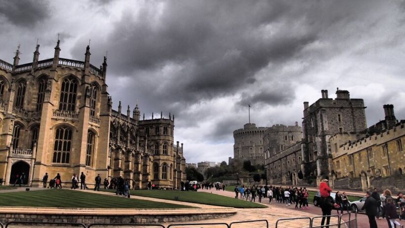 Windsor Castle Hampton Court palace Private Tour with Ticket - FAQ