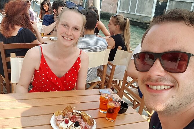 Wine Bars Hopping: Spritz & Cichetti as a Venetian - Private Tour - Explore Venetian Cocktail Hour