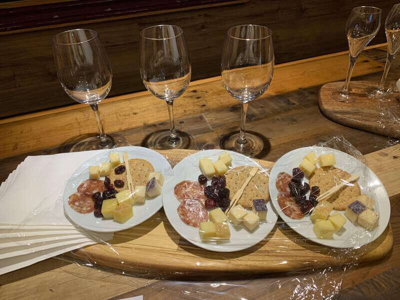 Wine & Cheese Afternoon Wine Tours in NOTL - Key Points