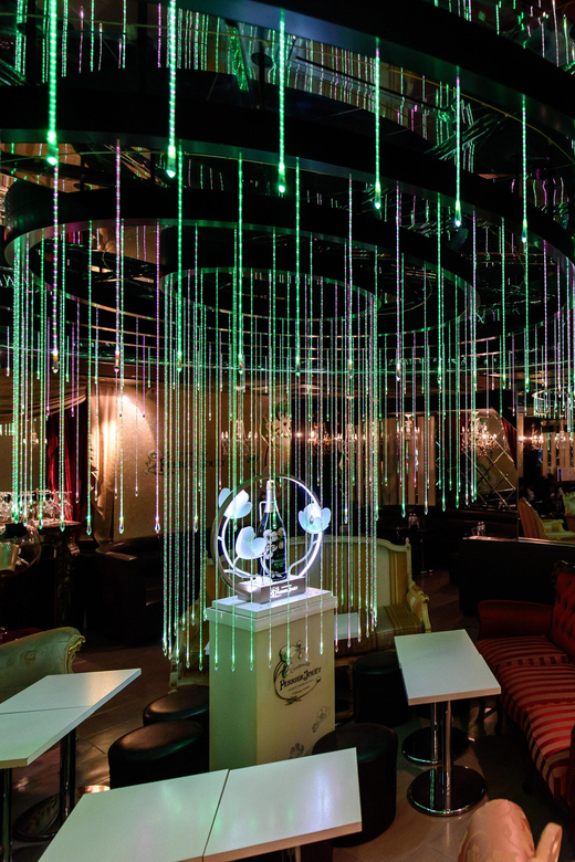 Wine Experience at a Host Club - Guide and Language Support