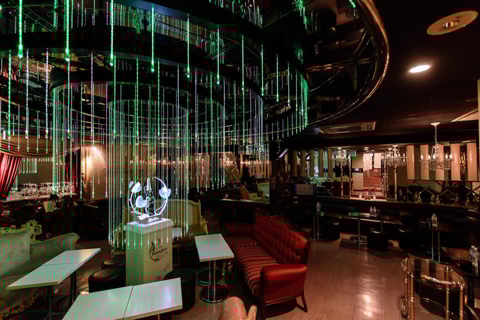 Wine Experience at a Host Club - Choosing the Right Wine for the Experience