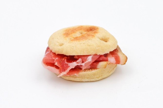 Wine on water in Florence: a private boat tour with aperitif - The Experience: A Deep Dive into the Tour