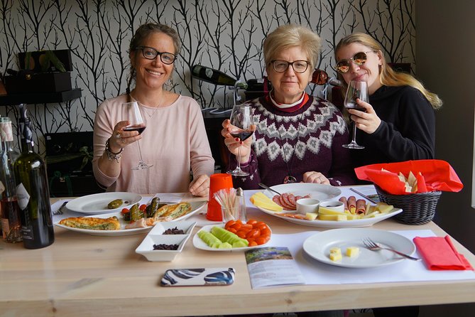 Wine Roads Private Day Tour: Corinth - Ancient Nemea & Wine Tasting - Ancient Corinth: A Journey Through Time