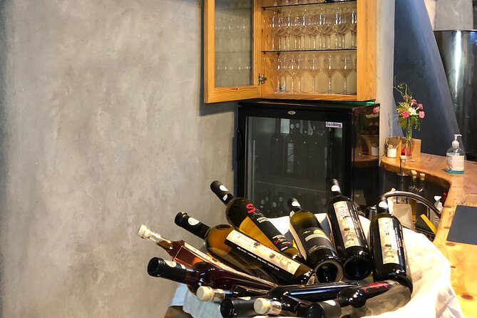 Wine Tasting & Highligh Experience in Santorini - Key Points