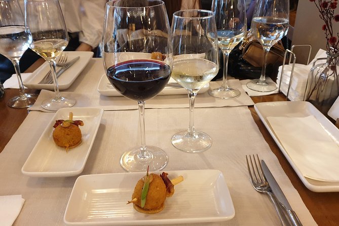 Wine Tasting in Granada - The Perfect Pairings: Wine and Local Cuisine