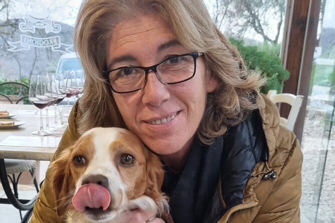 Wine tasting in TWO family wineries around Florence - Authenticity and Customer Feedback