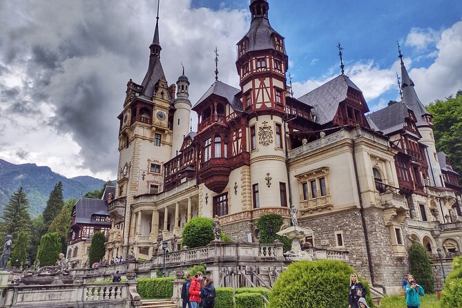 Wine Tasting Private Tour & The Royal Palace in Sinaia from Bucharest - Who Is This Tour Best Suited For?