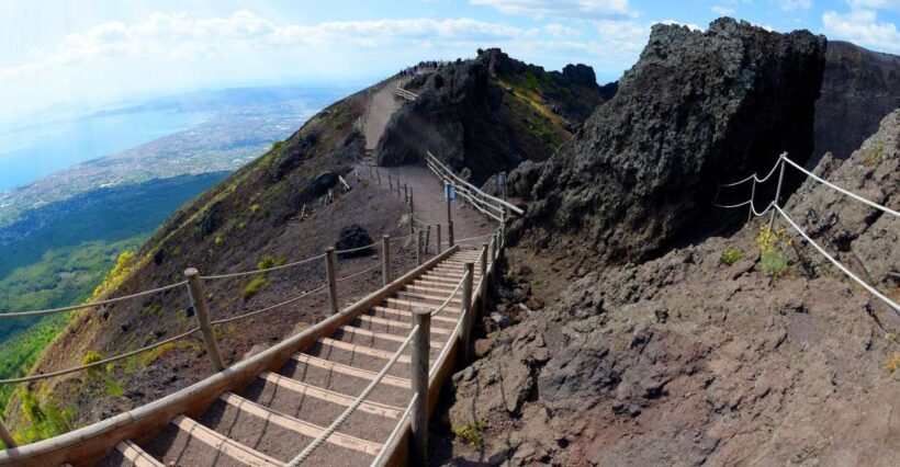 Wine Tasting + Vesuvio All Inclusive - Key Points