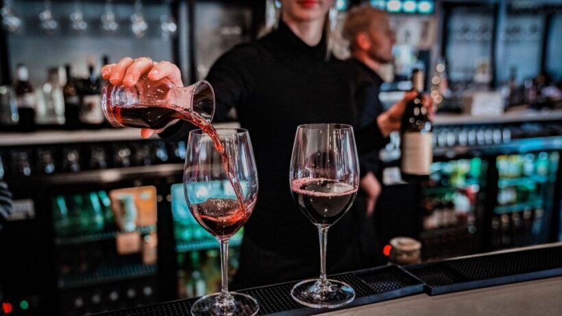 Wine Tasting Walk in Jewish Quarter Bars - Key Points