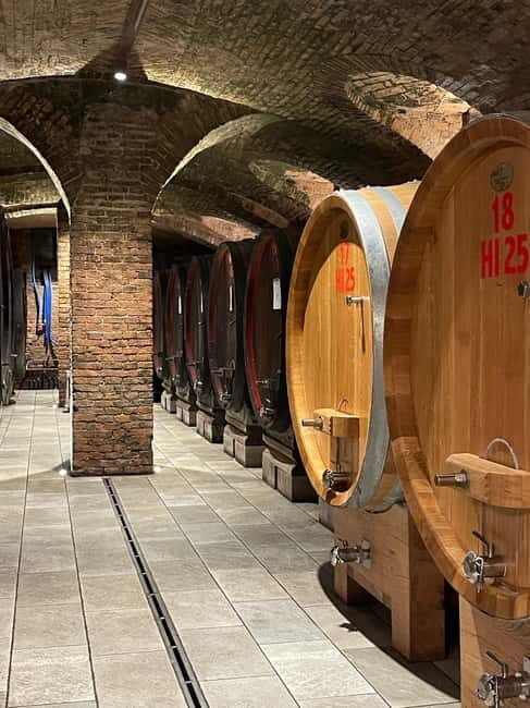 Wine Tour with Sommelier : Langhe Barolo & Barbaresco - FAQs