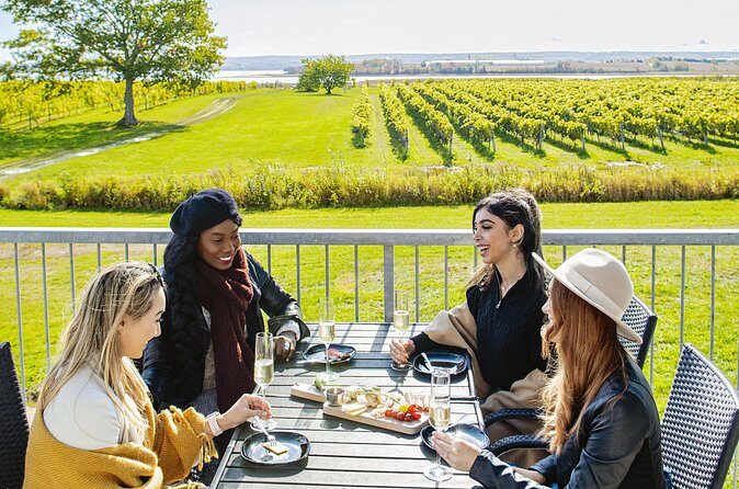Wine Tour Wolfville Wine Tours in Nova Scotia- 6 Hours - Evaluating the Value