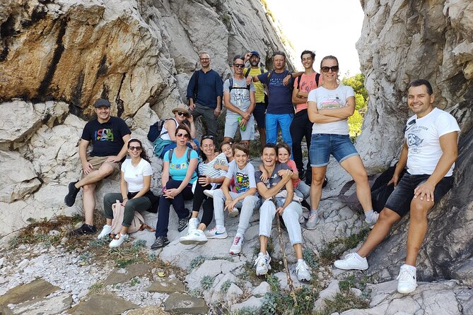 Wine trip with The Jolly Vintners near Sofia - Wine and Food: Local Flavors at Their Best