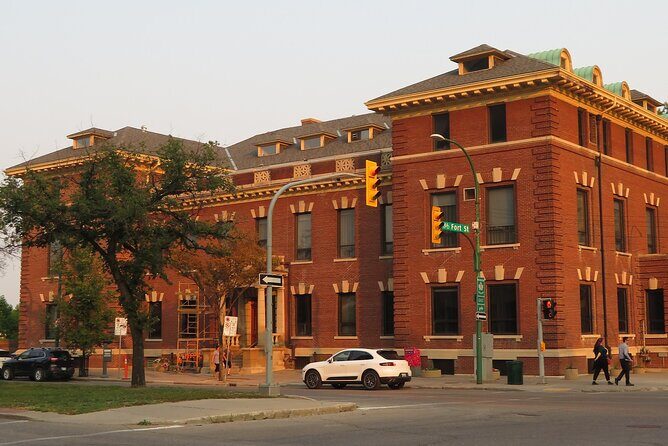 Winnipeg's Wealthy Beginnings: a Smartphone Audio Walking Tour - Who Is This Tour Best For?