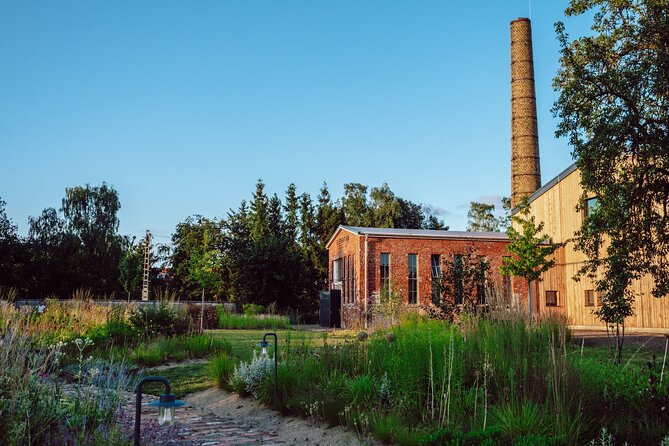 Wittenburg: Elephant Gin's Distillery Tour near Hamburg - Key Points