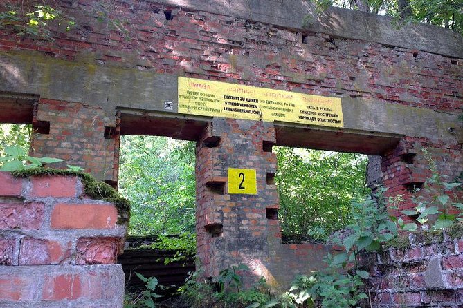 Wolfs Lair and Swieta Lipka Small Group Tour From Warsaw With Lunch - Discovering the Baroque Beauty of Swieta Lipka