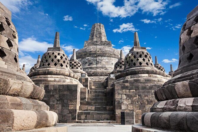 WONDERFULL JOGJA01 (Borobudur+Prambanan+City Tour+lunch 10 hours) - Key Points