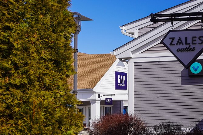 Woodbury Common Premium Outlets Shopping Tour from Midtown - FAQs