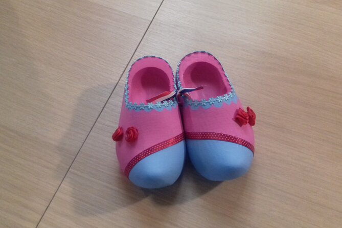 Wooden Shoes Painting Private Workshop in Simonehoeve - The Sum Up: Who Should Sign Up?