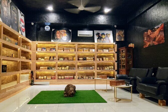 World Mart Souvenirs Store - Free Pick-up / Drop-off - Who Will Appreciate This Tour?