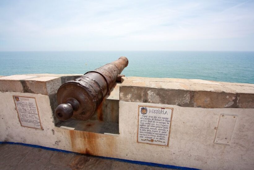 World War II History in Barcelona Old Town Private Tour - A Closer Look at the Itinerary and Highlights