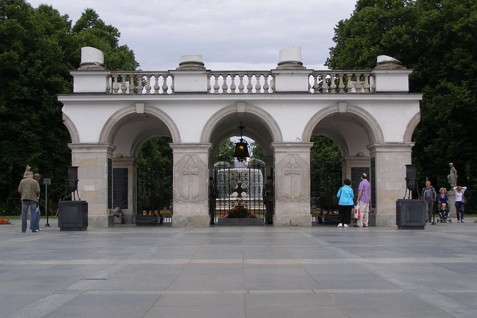 World War II Warsaw Private Tour with Military Cemetery - Who is this tour best for?