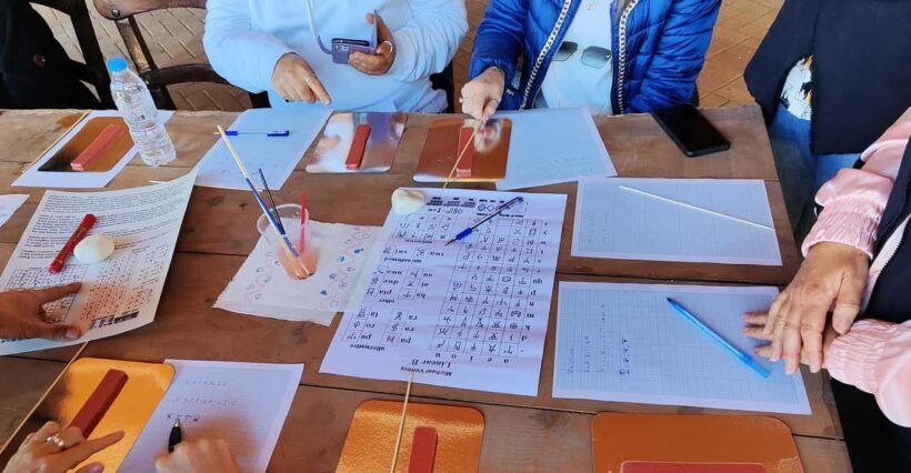 Write your name in linear B, the first writing in Europe - An introduction to this ancient writing experience