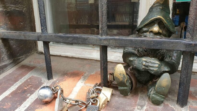 Wrocaw: Following the dwarfs'. See the city differently! 2h - Key Points