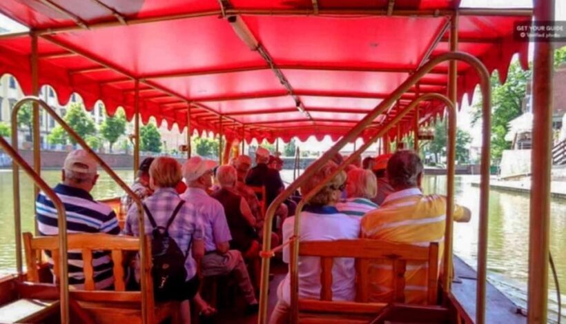Wrocaw: Gondola cruise with a guide (1 hour) - A Deep Dive into the Experience