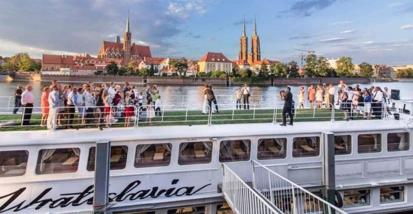 Wrocaw: Long City Walk and Luxury Ship Cruise (for groups) - Analyzing the Value