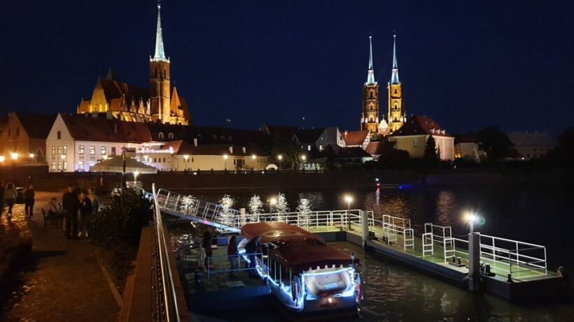 Wrocaw: Old City Night Walk and Gondola Ride - Key Points
