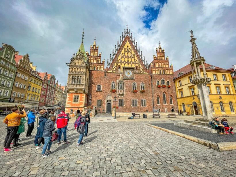 Wrocaw: Old Town and Ostrów Tumski Walking Tour in English - A Richly Layered Journey Through Wrocław