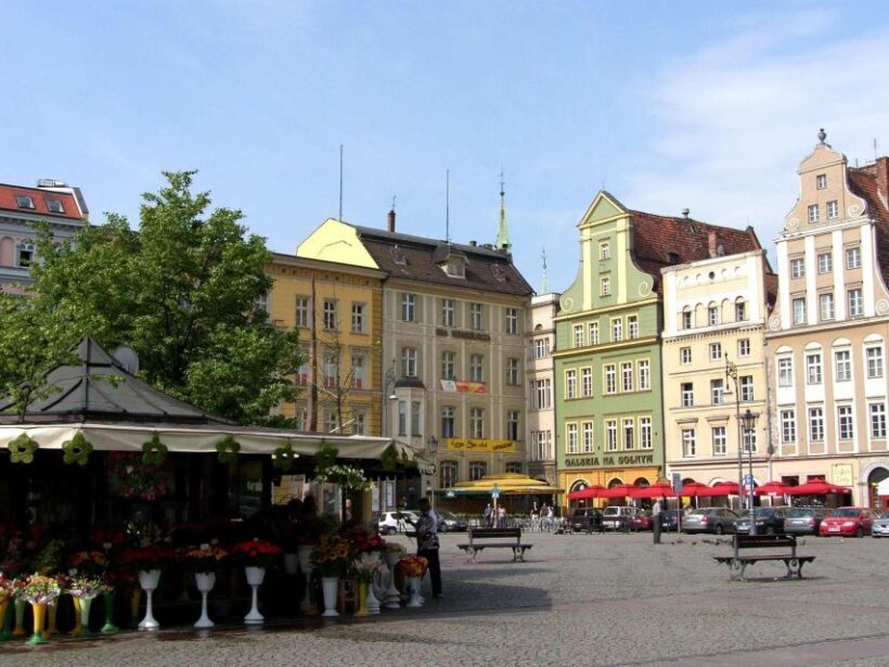 Wroclaw: 2-Hour Tour by Electric Car with a driver-guide - Who Will Enjoy This Tour?