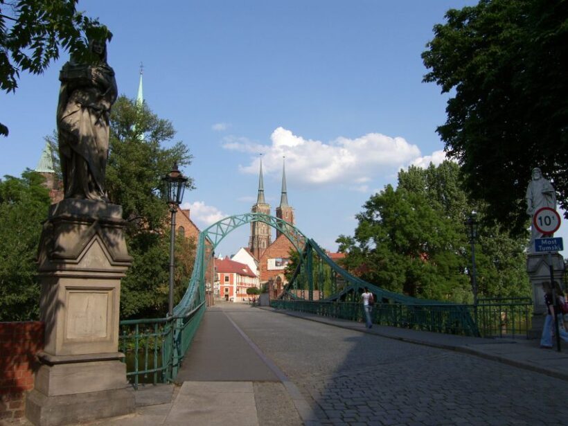Wroclaw: 2-Hour Tour by Electric Car with a driver-guide - FAQ