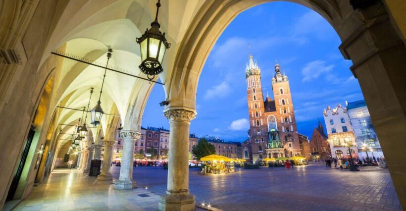 Wroclaw: Full Day Trip to Krakow - Exploring the Historic City of Krakow
