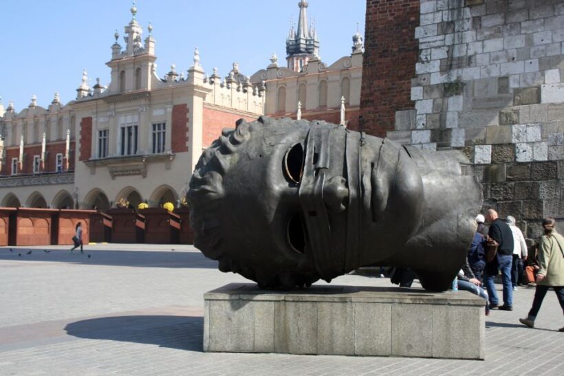 Wroclaw: Full Day Trip to Krakow - Considerations and Tips