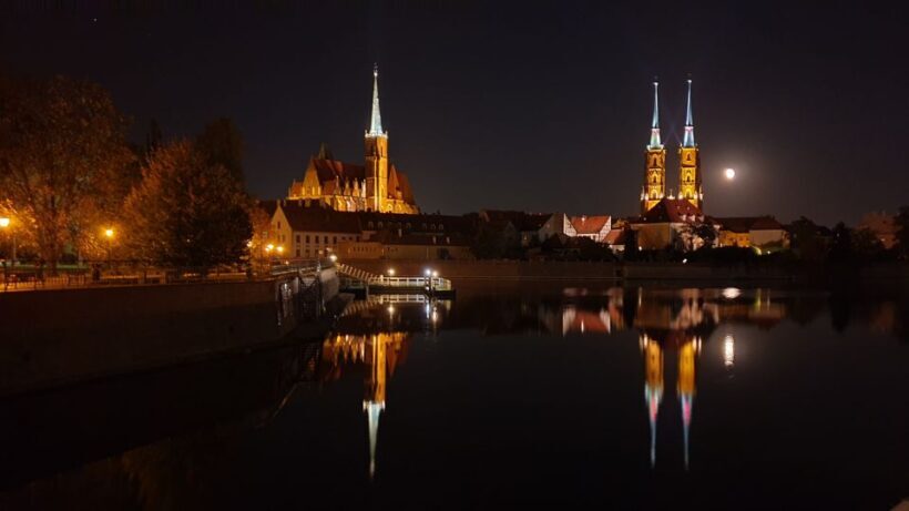 Wroclaw: Guided City Night Tour (2 hours) - Key Points