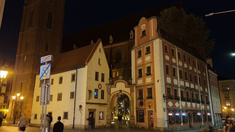 Wroclaw: Guided City Night Tour (2 hours) - Who Should Consider This Tour?