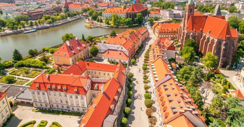 Wroclaw: Guided City Walk - Exploring Medieval Streets and Architectures