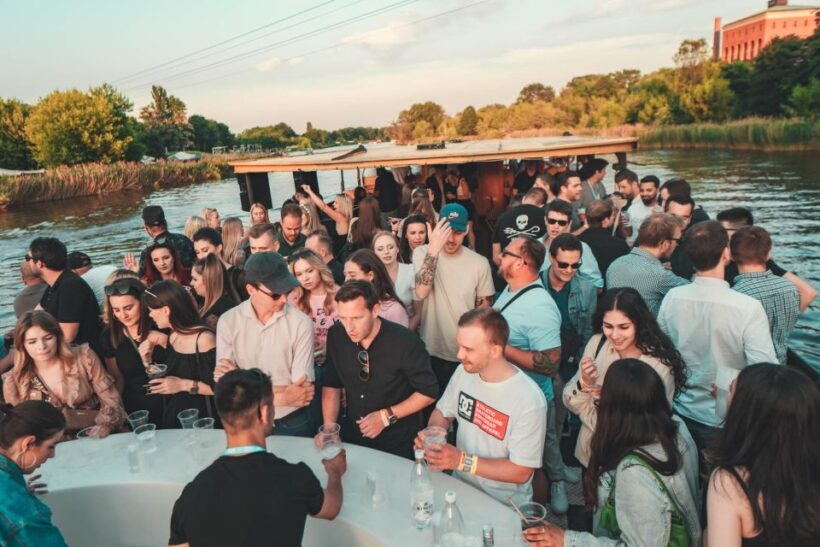 Wroclaw: Oder River Boat Party with Unlimited Drinks - An Authentic Night Out on the Oder River