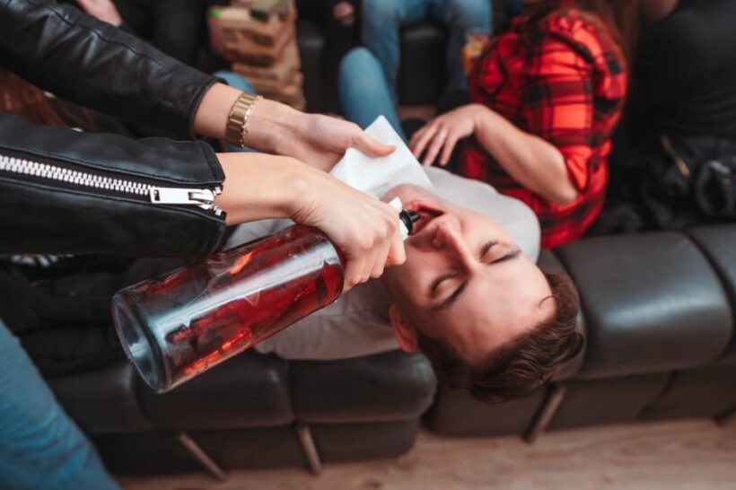 Wroclaw: Pub Crawl with Unlimited Drinks and VIP Club Entry - Who Will Enjoy This Tour?