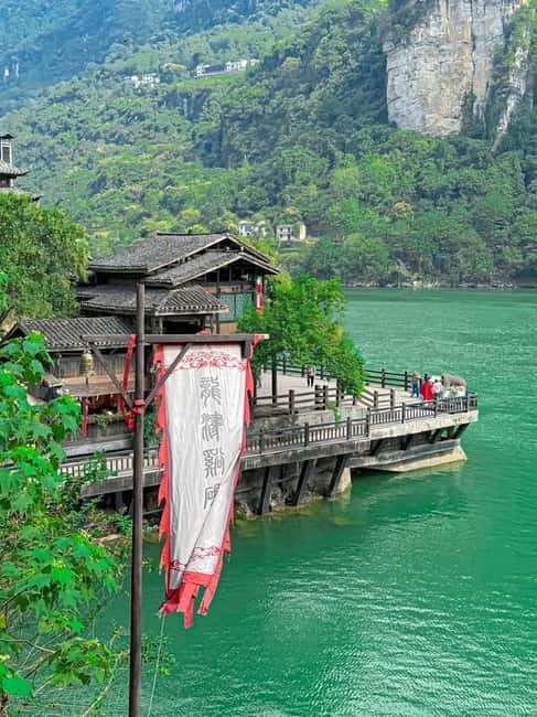 Wuhan: 2-Day Xiling Gorge & Three Gorges Waterfall Tour - Exploring the Wuhan: 2-Day Xiling Gorge & Three Gorges Waterfall Tour