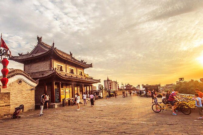 Xi'an City Wall: Guided Tour with Cycling Option - The Experience: What You Can Expect