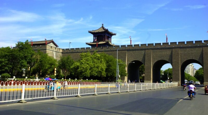 Xi'an City Wall Private Guided Tour with Cycling Option - Authentic Touches and Practical Tips